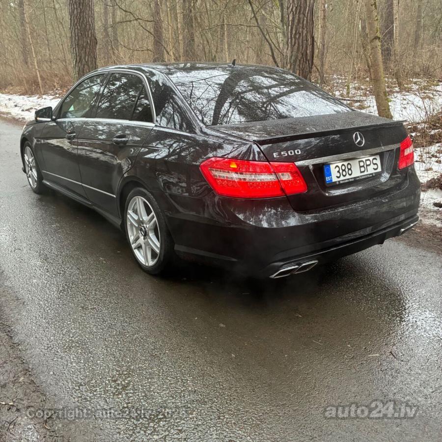 Melns Mercedes-Benz E-Class 2009 Tallina, ar dzinēja tilpumu 5.50 L un nobraukumu 230 tūkst. km par 15500 €, foto 8 vietnē AUTOMOTO.COM.LV