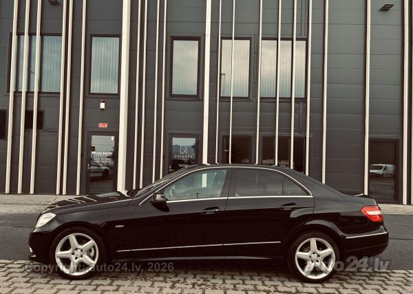 Black Mercedes-Benz E-Class 2009 in Tallinn, with an engine capacity of 2.10 L and mileage of 247 thousand km for 7990 €, photo 2 on AUTOMOTO.COM.LV