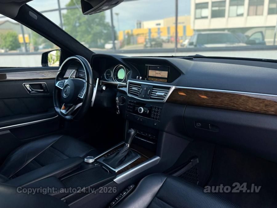 Black Mercedes-Benz E-Class 2009 in Tallinn, with an engine capacity of 2.10 L and mileage of 296 thousand km for 6499 €, photo 10 on AUTOMOTO.COM.LV