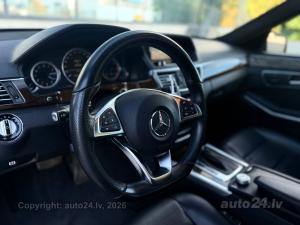 Black Mercedes-Benz E-Class 2009 in Tallinn, with an engine capacity of 2.10 L and mileage of 296 thousand km for 6499 €, photo 13 on AUTOMOTO.COM.LV
