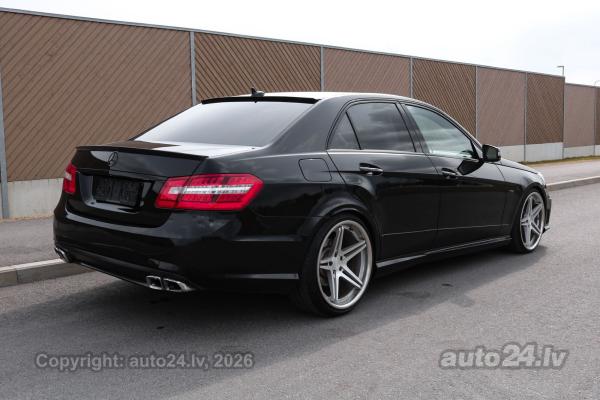Black Mercedes-Benz E-Class 2009 in Tallinn, with an engine capacity of 3.00 L and mileage of 320 thousand km for 8999 €, photo 5 on AUTOMOTO.COM.LV