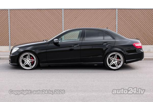 Black Mercedes-Benz E-Class 2009 in Tallinn, with an engine capacity of 3.00 L and mileage of 320 thousand km for 8999 €, photo 8 on AUTOMOTO.COM.LV