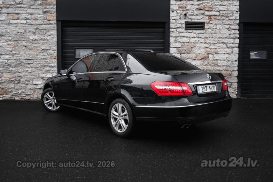 Black Mercedes-Benz E-Class 2010 in Tallinn, with an engine capacity of 3.00 L and mileage of 338 thousand km for 7800 €, photo 6 on AUTOMOTO.COM.LV