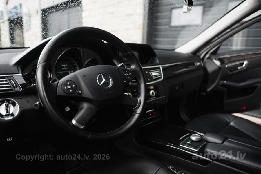Black Mercedes-Benz E-Class 2010 in Tallinn, with an engine capacity of 3.00 L and mileage of 338 thousand km for 7800 €, photo 8 on AUTOMOTO.COM.LV