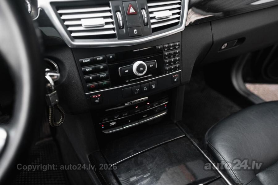 Black Mercedes-Benz E-Class 2010 in Tallinn, with an engine capacity of 3.00 L and mileage of 338 thousand km for 7800 €, photo 14 on AUTOMOTO.COM.LV