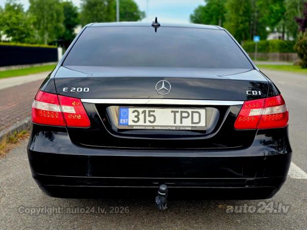 Black Mercedes-Benz E-Class 2010 in Tallinn, with an engine capacity of 2.10 L and mileage of 307 thousand km for 4990 €, photo 5 on AUTOMOTO.COM.LV