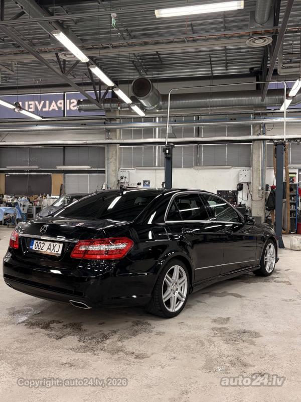 Black Mercedes-Benz E-Class 2010 in Tallinn, with an engine capacity of 3.00 L and mileage of 360 thousand km for 8999 €, photo 5 on AUTOMOTO.COM.LV