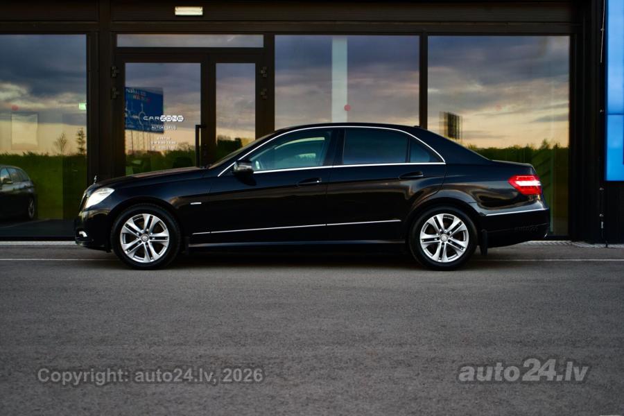 Melns Mercedes-Benz E-Class 2010 Tallina, ar dzinēja tilpumu 3.00 L un nobraukumu 423 tūkst. km par 6800 €, foto 3 vietnē AUTOMOTO.COM.LV