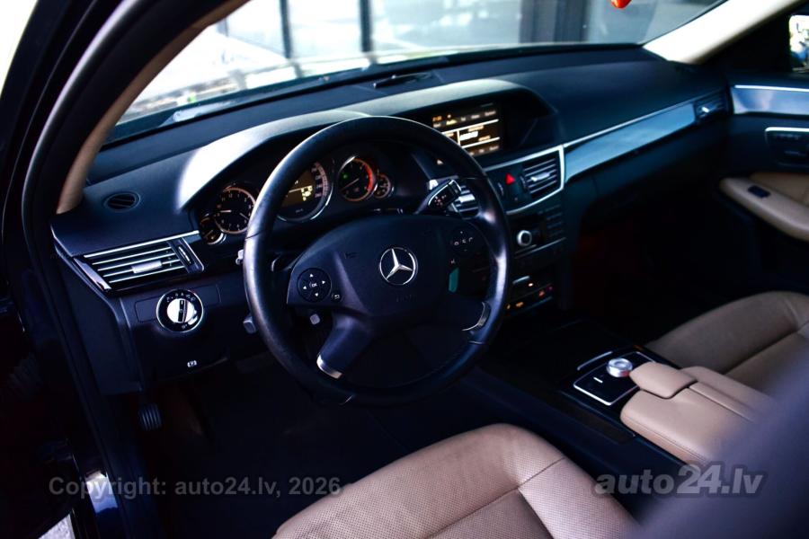 Melns Mercedes-Benz E-Class 2010 Tallina, ar dzinēja tilpumu 3.00 L un nobraukumu 423 tūkst. km par 6800 €, foto 12 vietnē AUTOMOTO.COM.LV