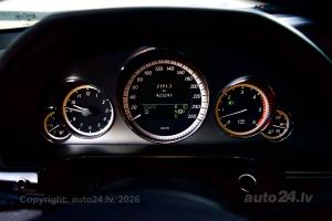 Melns Mercedes-Benz E-Class 2010 Tallina, ar dzinēja tilpumu 3.00 L un nobraukumu 423 tūkst. km par 6800 €, foto 14 vietnē AUTOMOTO.COM.LV