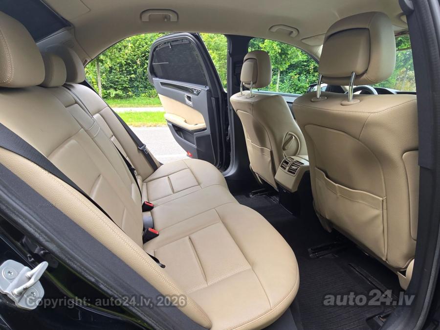 Black Mercedes-Benz E-Class 2010 in Tallinn, with an engine capacity of 3.00 L and mileage of 272 thousand km for 6990 €, photo 13 on AUTOMOTO.COM.LV