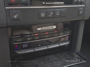 Black Mercedes-Benz E-Class 2010 in Tallinn, with an engine capacity of 3.00 L and mileage of 272 thousand km for 6990 €, photo 18 on AUTOMOTO.COM.LV