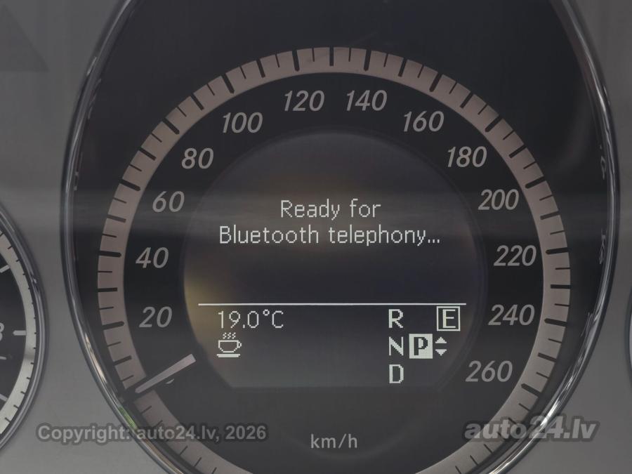 Black Mercedes-Benz E-Class 2010 in Tallinn, with an engine capacity of 3.00 L and mileage of 272 thousand km for 6990 €, photo 22 on AUTOMOTO.COM.LV