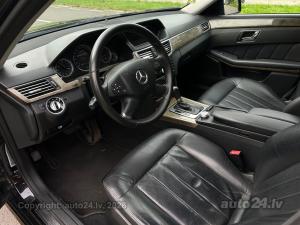 Black Mercedes-Benz E-Class 2010 in Tallinn, with an engine capacity of 2.10 L and mileage of 0 thousand km for 5490 €, photo 8 on AUTOMOTO.COM.LV
