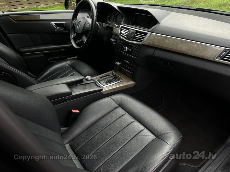 Black Mercedes-Benz E-Class 2010 in Tallinn, with an engine capacity of 2.10 L and mileage of 0 thousand km for 5490 €, photo 9 on AUTOMOTO.COM.LV