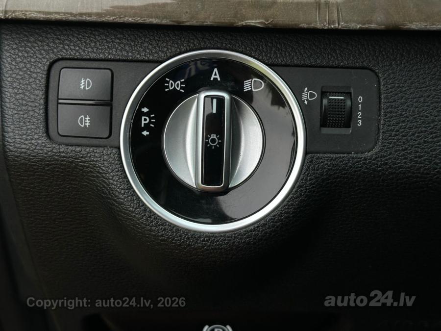 Black Mercedes-Benz E-Class 2010 in Tallinn, with an engine capacity of 2.10 L and mileage of 0 thousand km for 5490 €, photo 13 on AUTOMOTO.COM.LV