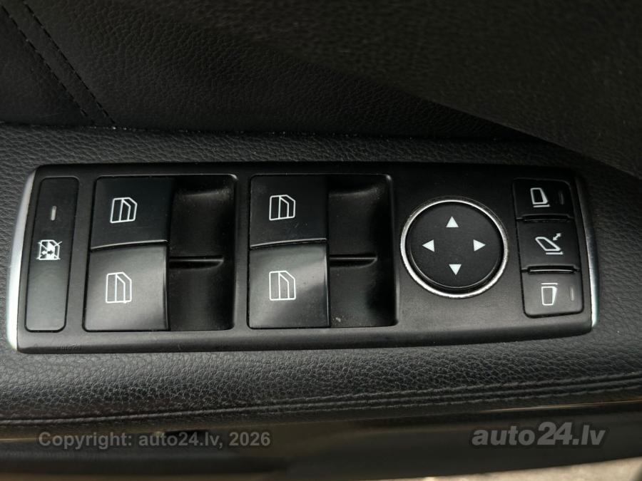 Black Mercedes-Benz E-Class 2010 in Tallinn, with an engine capacity of 2.10 L and mileage of 0 thousand km for 5490 €, photo 14 on AUTOMOTO.COM.LV