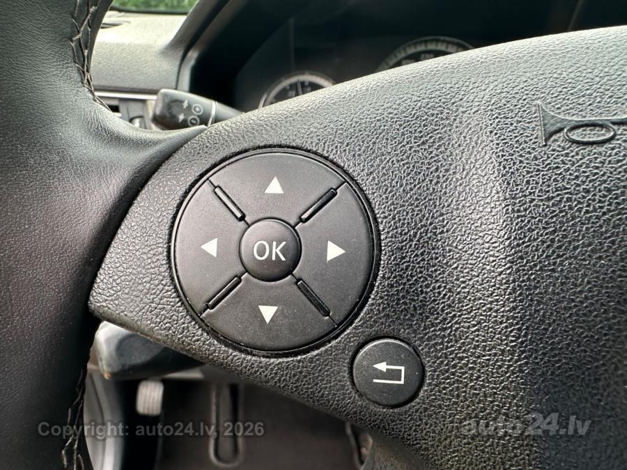Black Mercedes-Benz E-Class 2010 in Tallinn, with an engine capacity of 2.10 L and mileage of 0 thousand km for 5490 €, photo 16 on AUTOMOTO.COM.LV