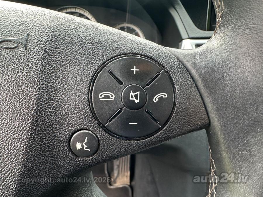 Black Mercedes-Benz E-Class 2010 in Tallinn, with an engine capacity of 2.10 L and mileage of 0 thousand km for 5490 €, photo 18 on AUTOMOTO.COM.LV