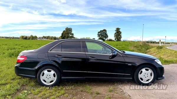 Melns Mercedes-Benz E-Class 2010 Tallina, ar dzinēja tilpumu 3.00 L un nobraukumu 320 tūkst. km par 9900 €, foto 4 vietnē AUTOMOTO.COM.LV