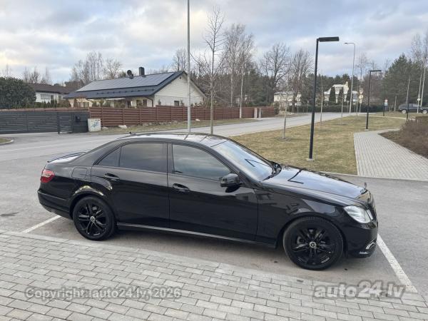 Melns Mercedes-Benz E-Class 2010 Tallina, ar dzinēja tilpumu 2.10 L un nobraukumu 378 tūkst. km par 6999 €, foto 11 vietnē AUTOMOTO.COM.LV