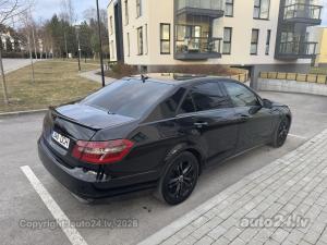 Черный Мерседес Е-Класс 2010 в Таллин, объемом двигателя 2.10 л и пробегом 378 тыс. км за 6999 €, фото 17 на AUTOMOTO.COM.LV