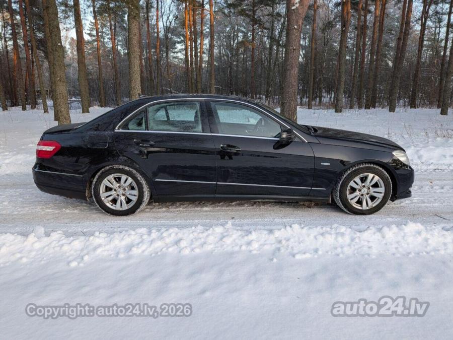 Black Mercedes-Benz E-Class 2011 in Tallinn, with an engine capacity of 2.10 L and mileage of 480 thousand km for 6900 €, photo 2 on AUTOMOTO.COM.LV