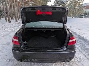 Black Mercedes-Benz E-Class 2011 in Tallinn, with an engine capacity of 2.10 L and mileage of 480 thousand km for 6900 €, photo 11 on AUTOMOTO.COM.LV