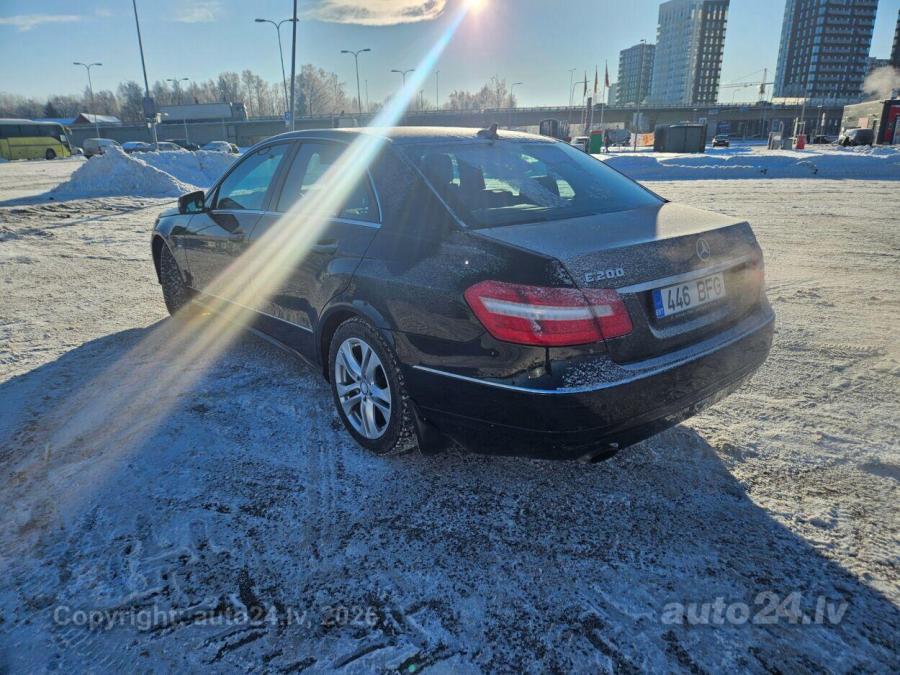 Black Mercedes-Benz E-Class 2011 in Tallinn, with an engine capacity of 1.80 L and mileage of 234 thousand km for 7900 €, photo 2 on AUTOMOTO.COM.LV