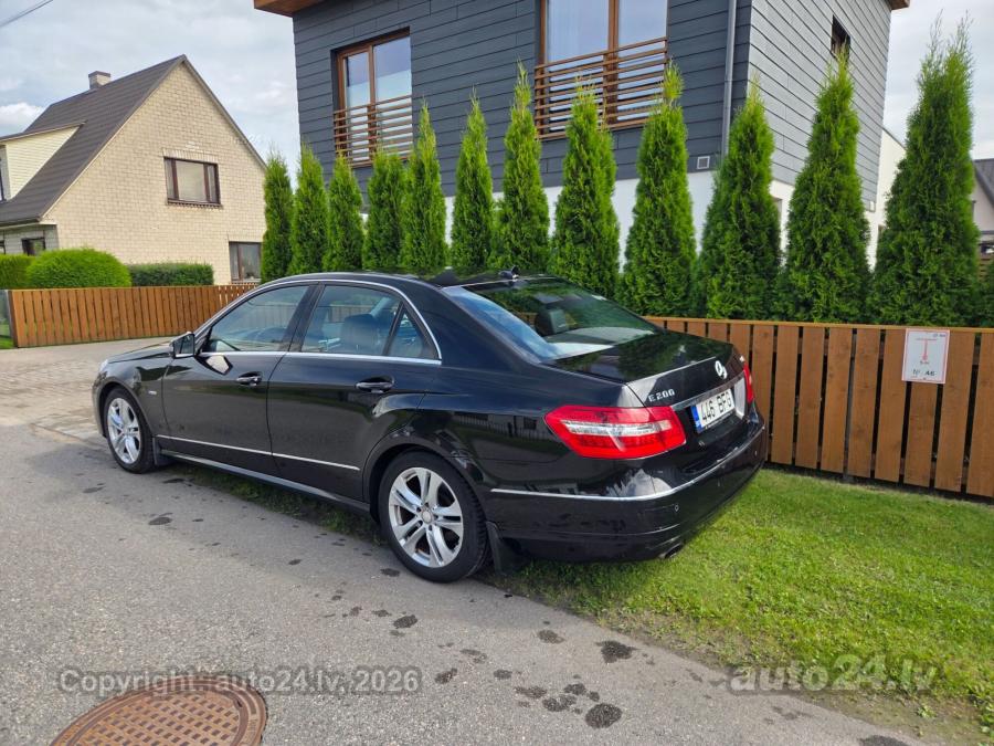 Melns Mercedes-Benz E-Class 2011 Pērnava, ar dzinēja tilpumu 1.80 L un nobraukumu 239 tūkst. km par 8900 €, foto 6 vietnē AUTOMOTO.COM.LV