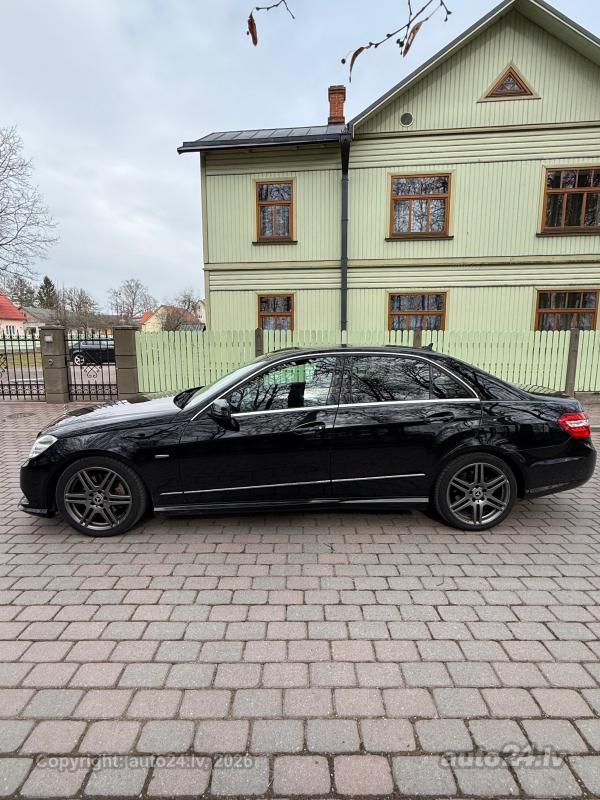 Melns Mercedes-Benz E-Class 2012 Tallina, ar dzinēja tilpumu 2.20 L un nobraukumu 397 tūkst. km par 12500 €, foto 7 vietnē AUTOMOTO.COM.LV
