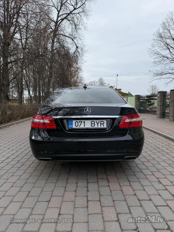 Melns Mercedes-Benz E-Class 2012 Tallina, ar dzinēja tilpumu 2.20 L un nobraukumu 397 tūkst. km par 12500 €, foto 8 vietnē AUTOMOTO.COM.LV