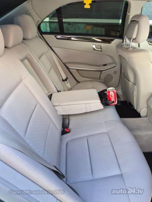 Melns Mercedes-Benz E-Class 2012 Tallina, ar dzinēja tilpumu 2.10 L un nobraukumu 215 tūkst. km par 8990 €, foto 9 vietnē AUTOMOTO.COM.LV