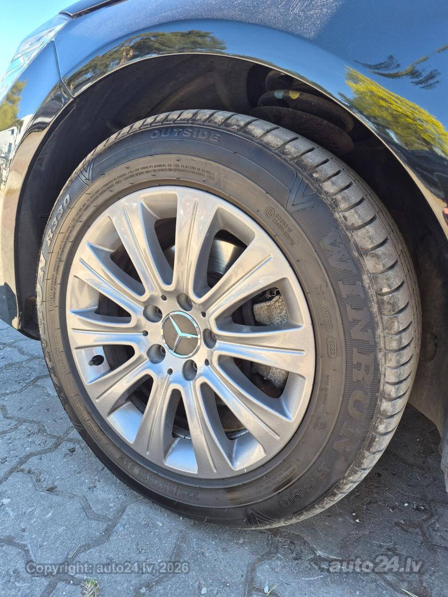 Melns Mercedes-Benz E-Class 2012 Tallina, ar dzinēja tilpumu 2.10 L un nobraukumu 215 tūkst. km par 8990 €, foto 17 vietnē AUTOMOTO.COM.LV