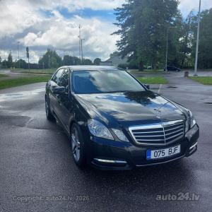 Melns Mercedes-Benz E-Class 2012 Tallina, ar dzinēja tilpumu 1.80 L un nobraukumu 70 tūkst. km par 19000 €, foto 5 vietnē AUTOMOTO.COM.LV