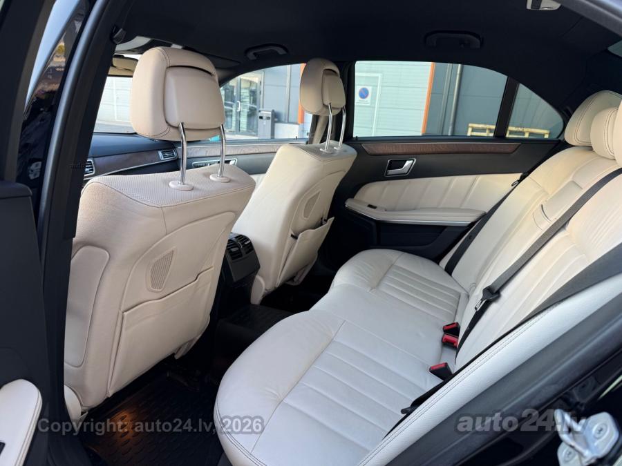 Melns Mercedes-Benz E-Class 2013 Kuresāre, ar dzinēja tilpumu 3.00 L un nobraukumu 200 tūkst. km par 14999 €, foto 15 vietnē AUTOMOTO.COM.LV