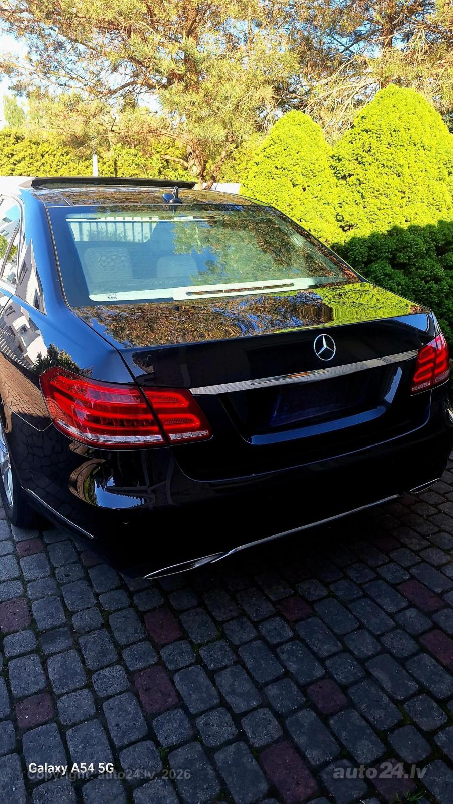 Melns Mercedes-Benz E-Class 2013 Tallina, ar dzinēja tilpumu 3.00 L un nobraukumu 520 tūkst. km par 8495 €, foto 4 vietnē AUTOMOTO.COM.LV