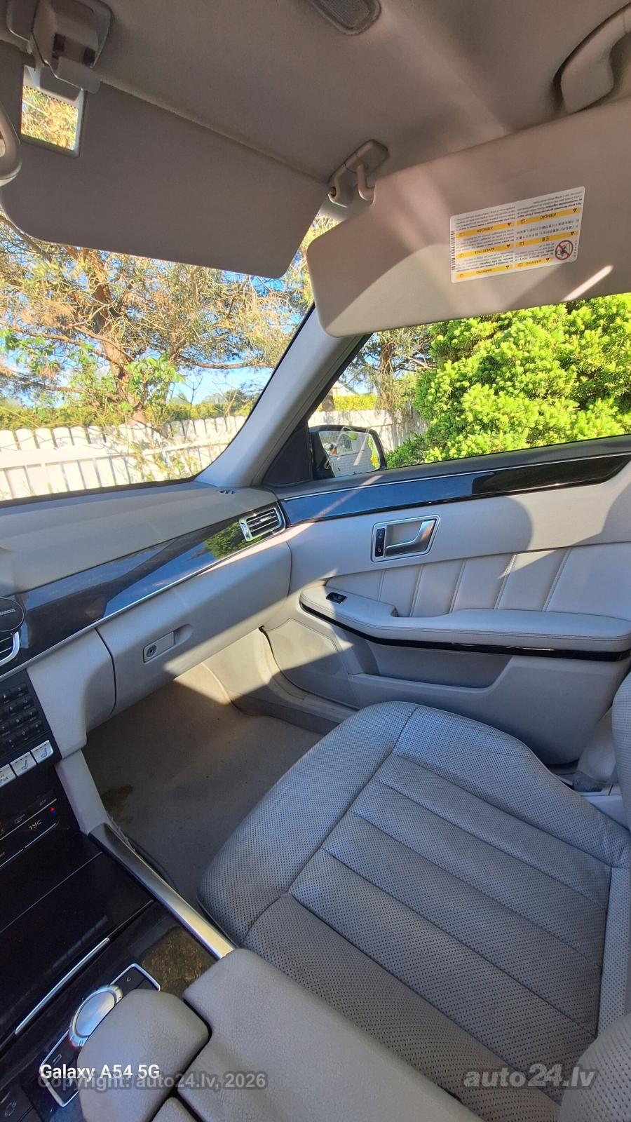Melns Mercedes-Benz E-Class 2013 Tallina, ar dzinēja tilpumu 3.00 L un nobraukumu 520 tūkst. km par 8495 €, foto 5 vietnē AUTOMOTO.COM.LV
