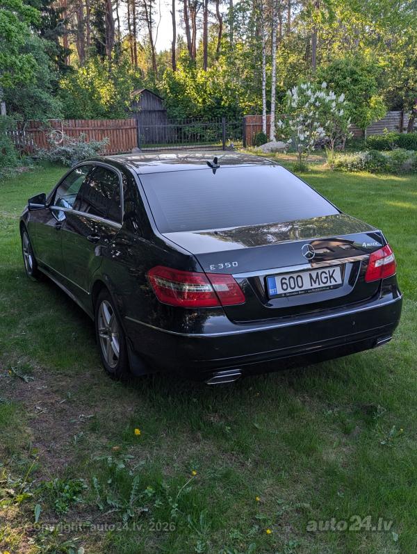 Black Mercedes-Benz E-Class 2013 in Tallinn, with an engine capacity of 3.00 L and mileage of 290 thousand km for 8500 €, photo 5 on AUTOMOTO.COM.LV