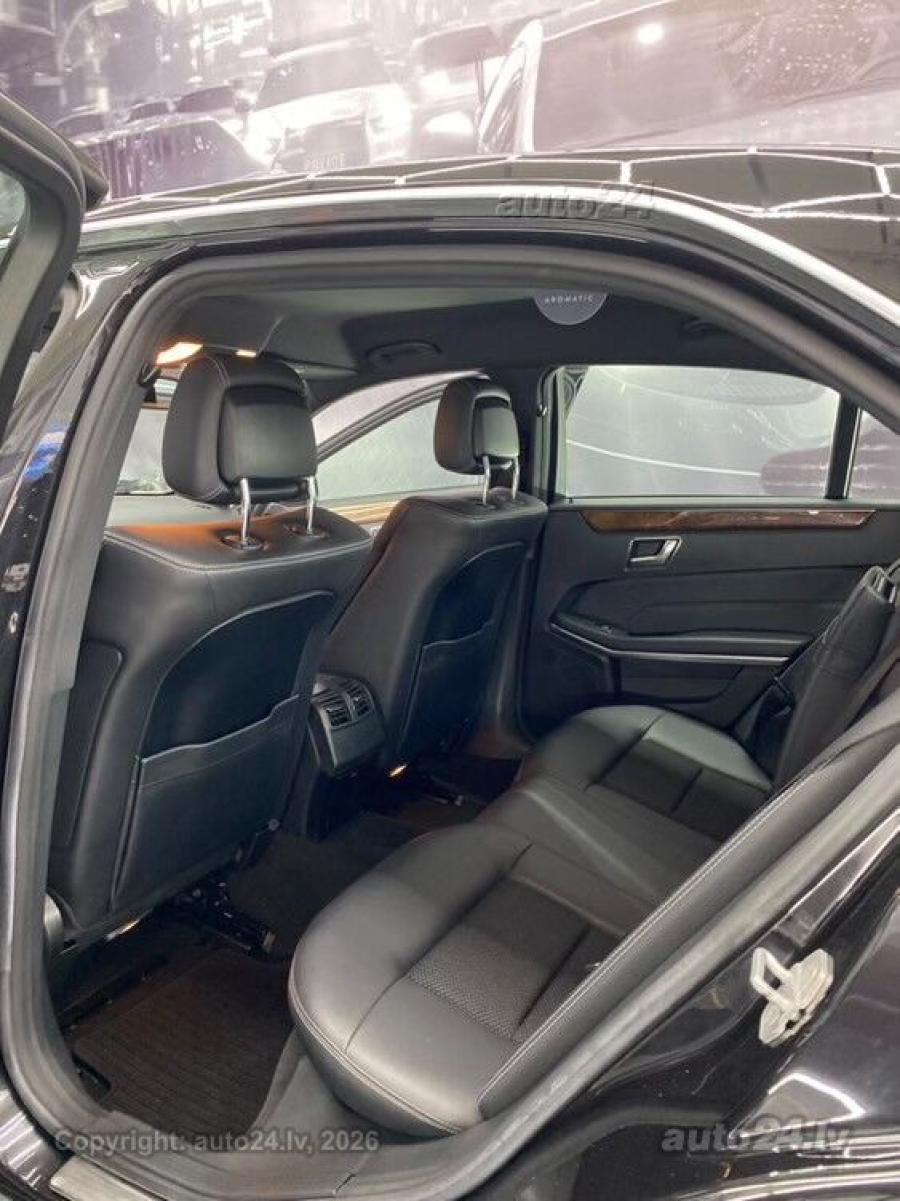 Melns Mercedes-Benz E-Class 2014 Tallina, ar dzinēja tilpumu 2.10 L un nobraukumu 160 tūkst. km par 17500 €, foto 8 vietnē AUTOMOTO.COM.LV