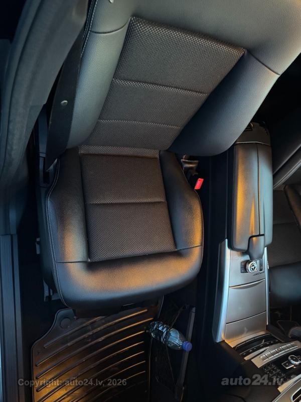 Black Mercedes-Benz E-Class 2014 in Tallinn, with an engine capacity of 2.10 L and mileage of 175 thousand km for 15700 €, photo 11 on AUTOMOTO.COM.LV