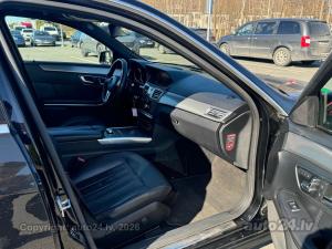 Black Mercedes-Benz E-Class 2014 in Tallinn, with an engine capacity of 2.10 L and mileage of 330 thousand km for 9990 €, photo 16 on AUTOMOTO.COM.LV