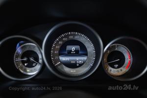 Черный Мерседес Е-Класс 2014 в Таллин, объемом двигателя 3.00 л и пробегом 268 тыс. км за 11990 €, фото 31 на AUTOMOTO.COM.LV
