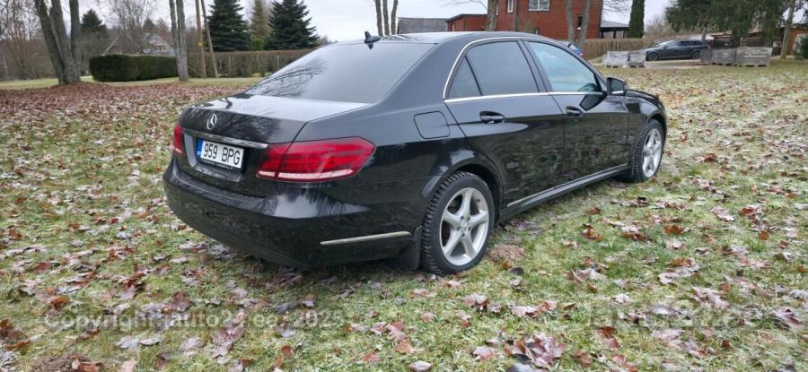 Melns Mercedes-Benz E-Class 2015 Jegeva, ar dzinēja tilpumu 2.10 L un nobraukumu 260 tūkst. km par 15999 €, foto 5 vietnē AUTOMOTO.COM.LV