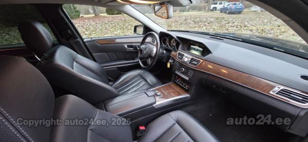 Black Mercedes-Benz E-Class 2015 in Jogeva, with an engine capacity of 2.10 L and mileage of 260 thousand km for 15999 €, photo 11 on AUTOMOTO.COM.LV