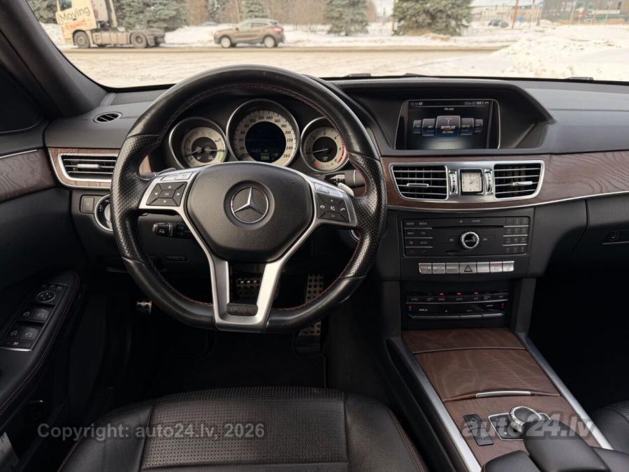 Melns Mercedes-Benz E-Class 2015 Tallina, ar dzinēja tilpumu 2.10 L un nobraukumu 259 tūkst. km par 8900 €, foto 7 vietnē AUTOMOTO.COM.LV