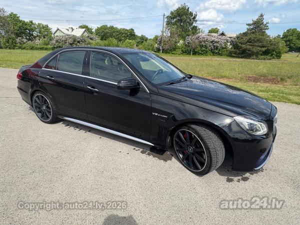 Black Mercedes-Benz E-Class 2015 in Tallinn, with an engine capacity of 5.50 L and mileage of 122 thousand km for 34500 €, photo 6 on AUTOMOTO.COM.LV