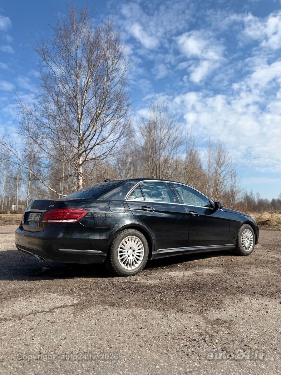 Black Mercedes-Benz E-Class 2015 in Parnu, with an engine capacity of 2.10 L and mileage of 439 thousand km for 7500 €, photo 4 on AUTOMOTO.COM.LV