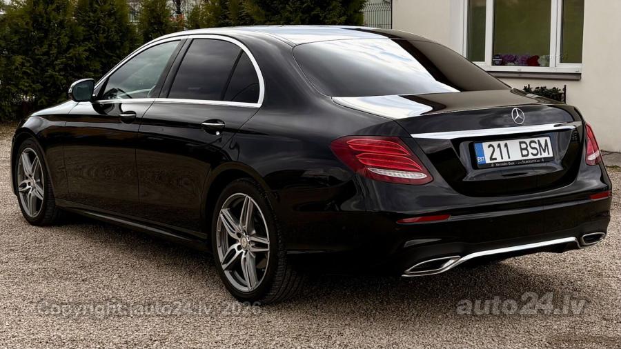 Black Mercedes-Benz E-Class 2016 in Voru, with an engine capacity of 2.00 L and mileage of 217 thousand km for 21900 €, photo 4 on AUTOMOTO.COM.LV