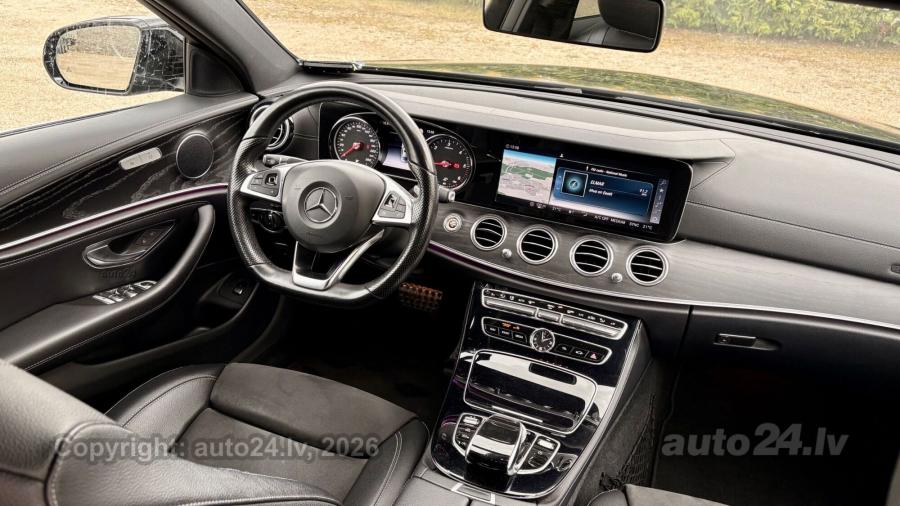 Black Mercedes-Benz E-Class 2016 in Voru, with an engine capacity of 2.00 L and mileage of 217 thousand km for 21900 €, photo 12 on AUTOMOTO.COM.LV